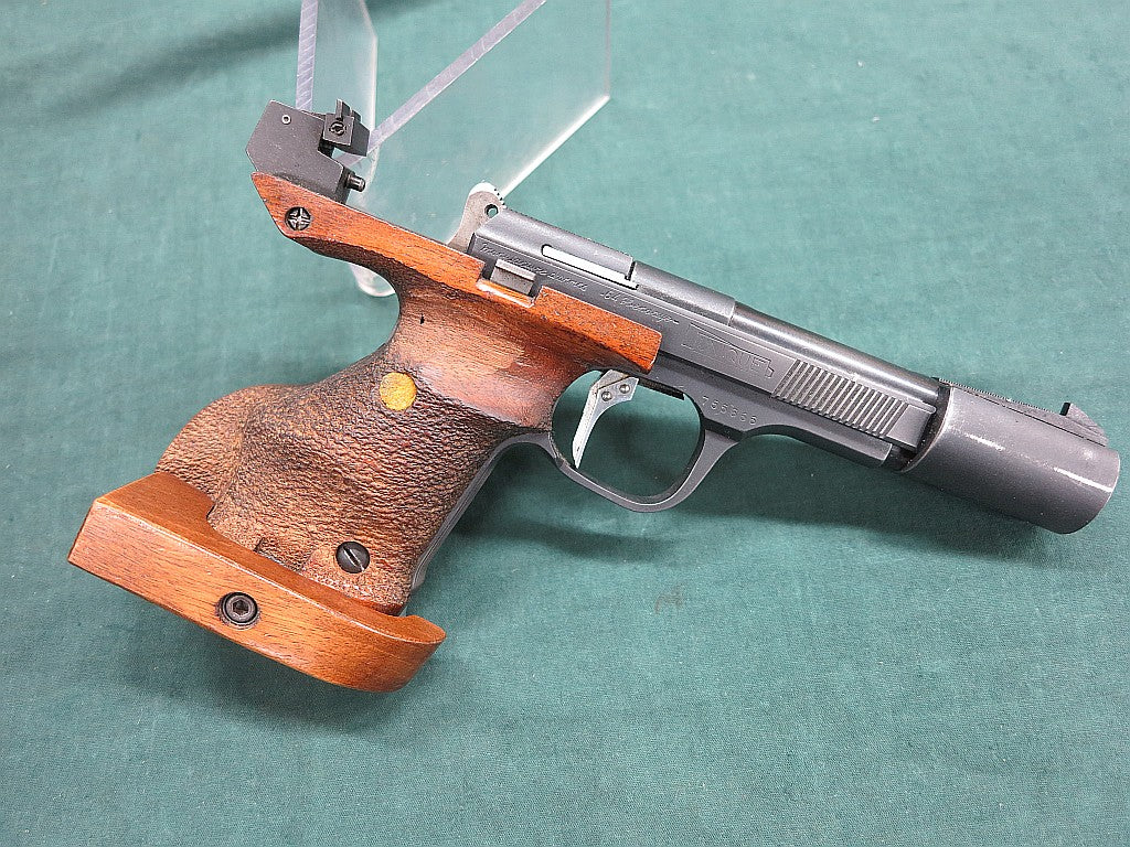 Unique DES 69 22LR – Aseliike Ace-Gun